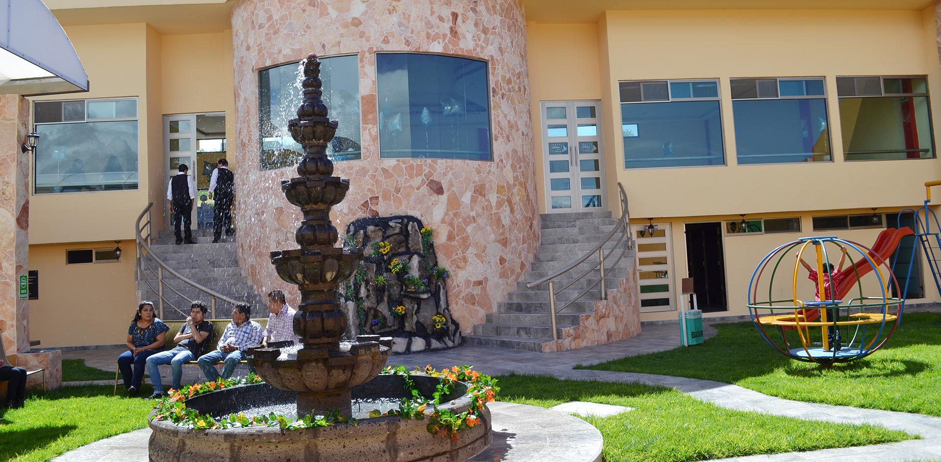 Salon Jardin Nandos | Pachuca | LPE